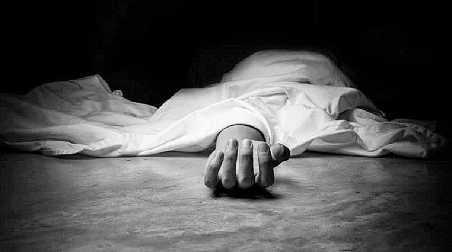 कञ्चनपुरमा रुखबाट लडेर एक महिलाको मृत्यु