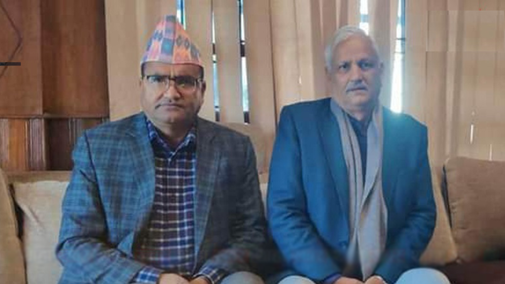 सुदूरपश्चिमको नेतृत्वकोलागी माओवादीका प्रदेश इन्चार्ज खगराजले भेटे ...